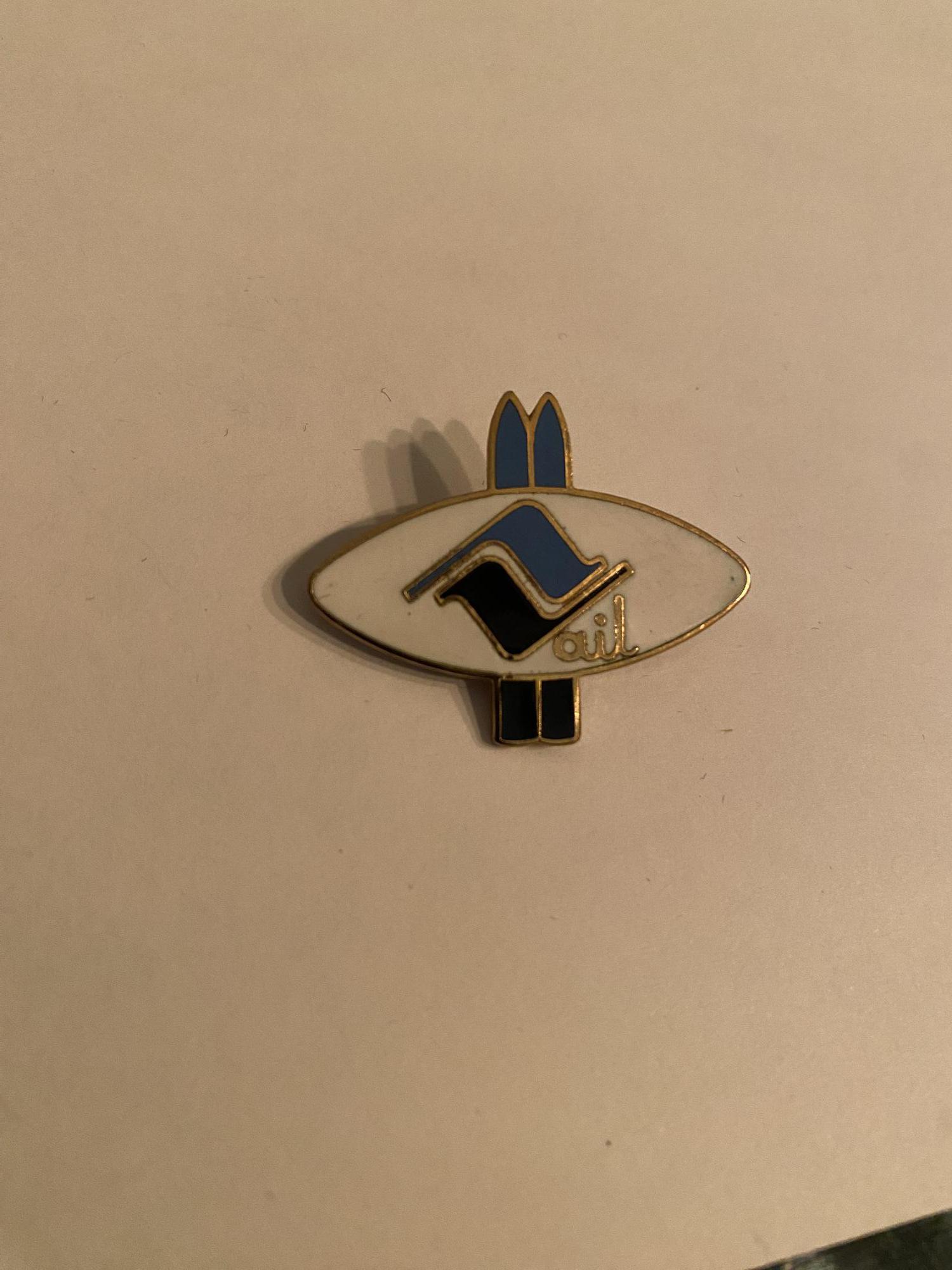 Pincollector: Vail, CO - Ski's