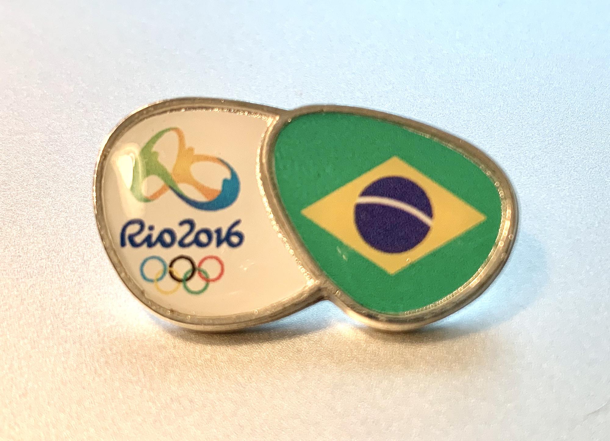 Pincollector: Rio 2016 Logo Pebble w/ Brazil Pebble