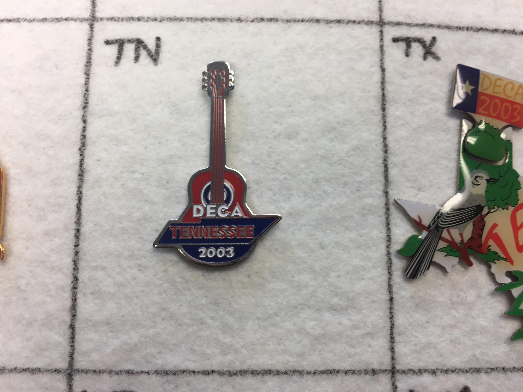 Pincollector: Tennessee DECA ICDC 2003 Guitar Red White Blue