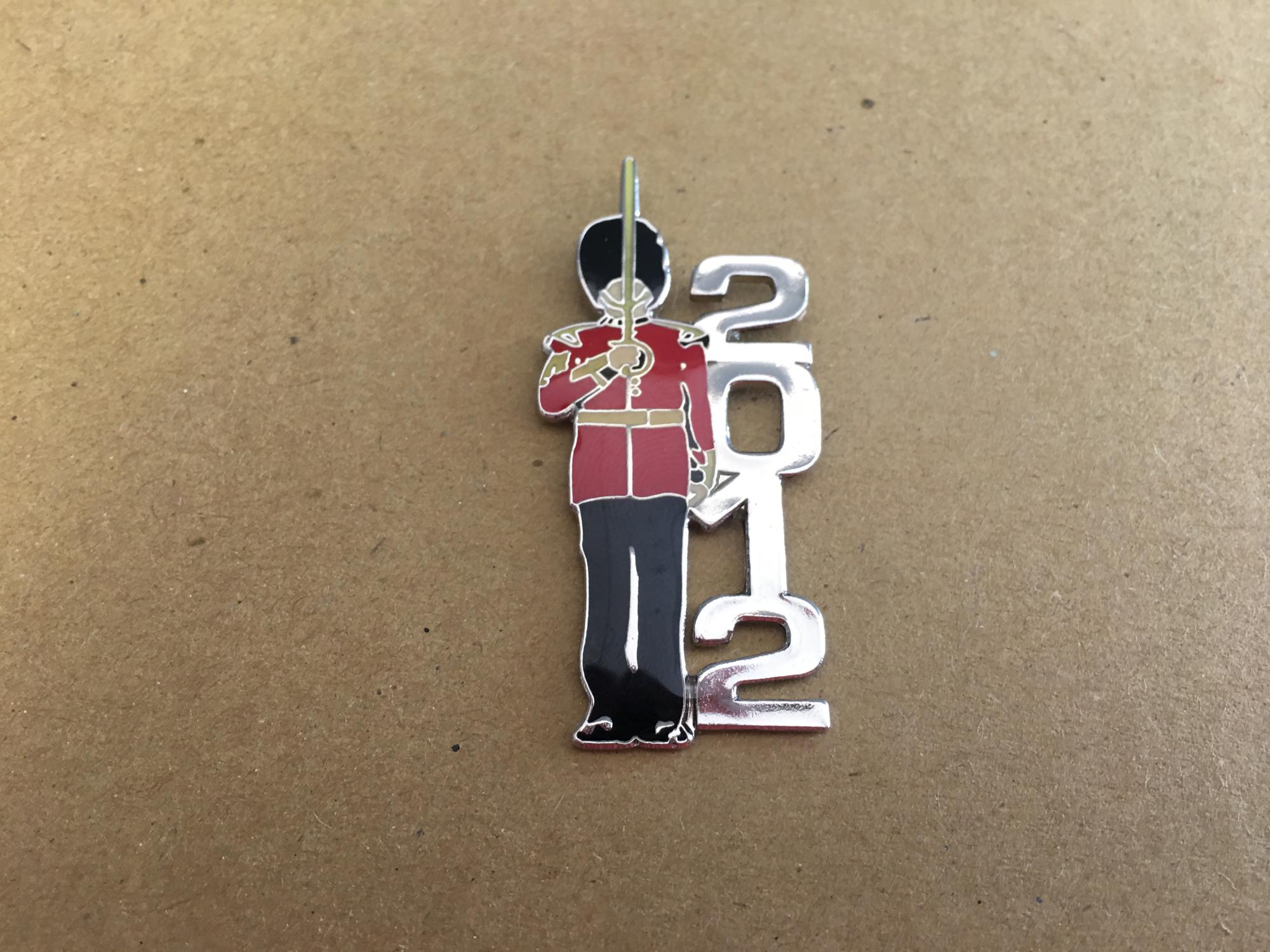 Pincollector: 2012 London Themed Royal Guard Lapel Pin